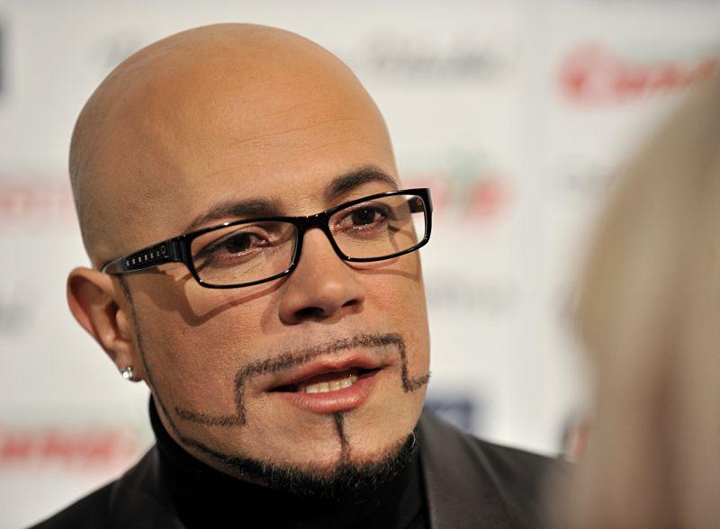 Modisto cubano deslumbra en Praga con su nueva colección - Noticias ...